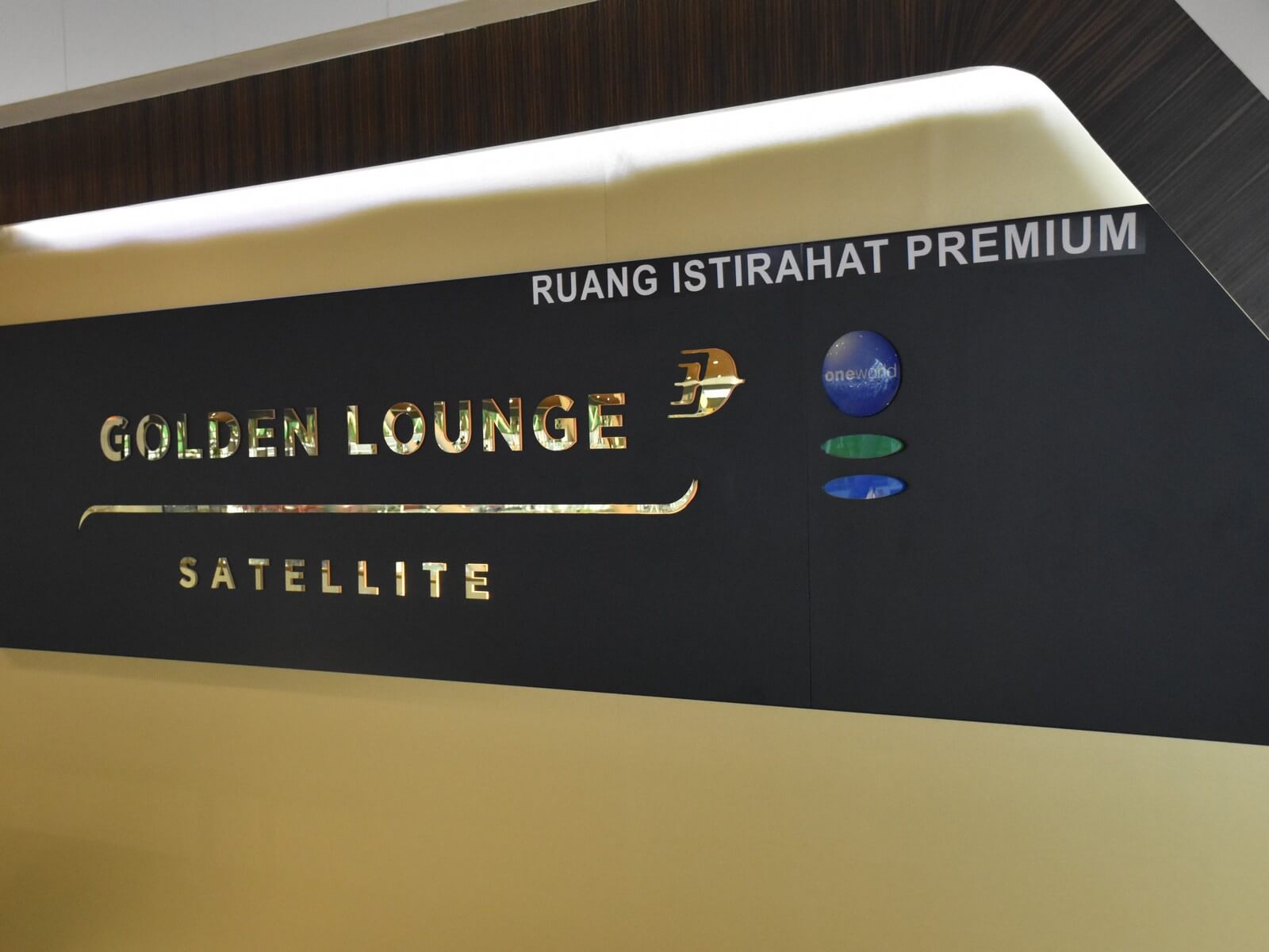 Review Malaysia Airlines Golden Lounge Kuala Lumpur Satellite