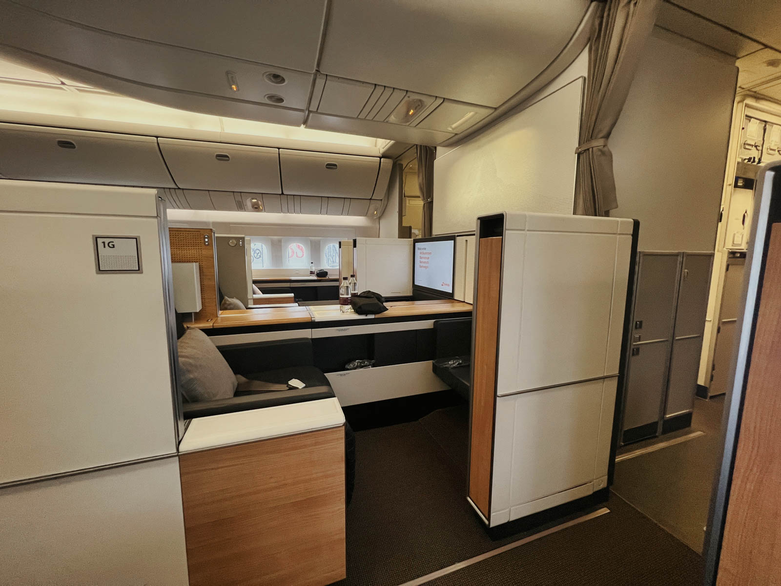 Review: Swiss First Class Boeing 777-300ER (ZRH-NRT) | meilenoptimieren