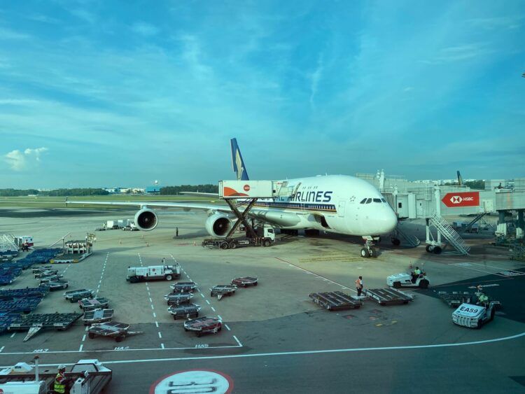 Review: Singapore Airlines First Class Suites A380 SIN-LHR ...