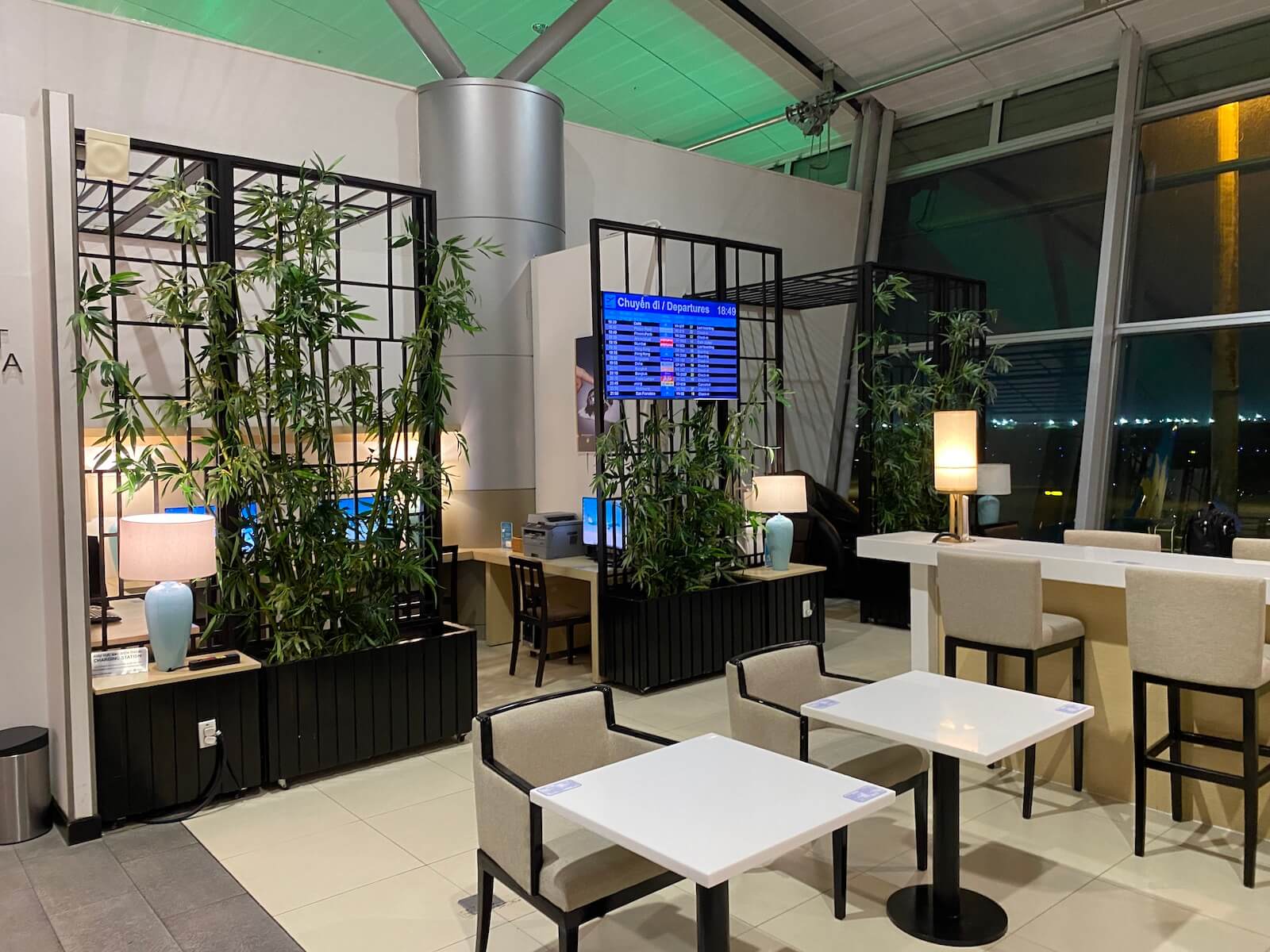 Review: Vietnam Airlines Lotus Lounge 2 Tan Son Nhat Airport ...