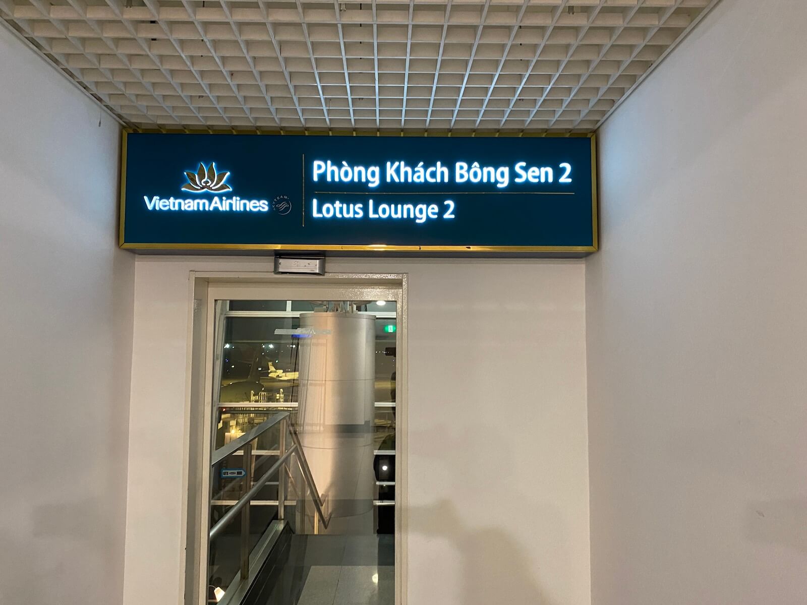 Review: Vietnam Airlines Lotus Lounge 2 Tan Son Nhat Airport ...