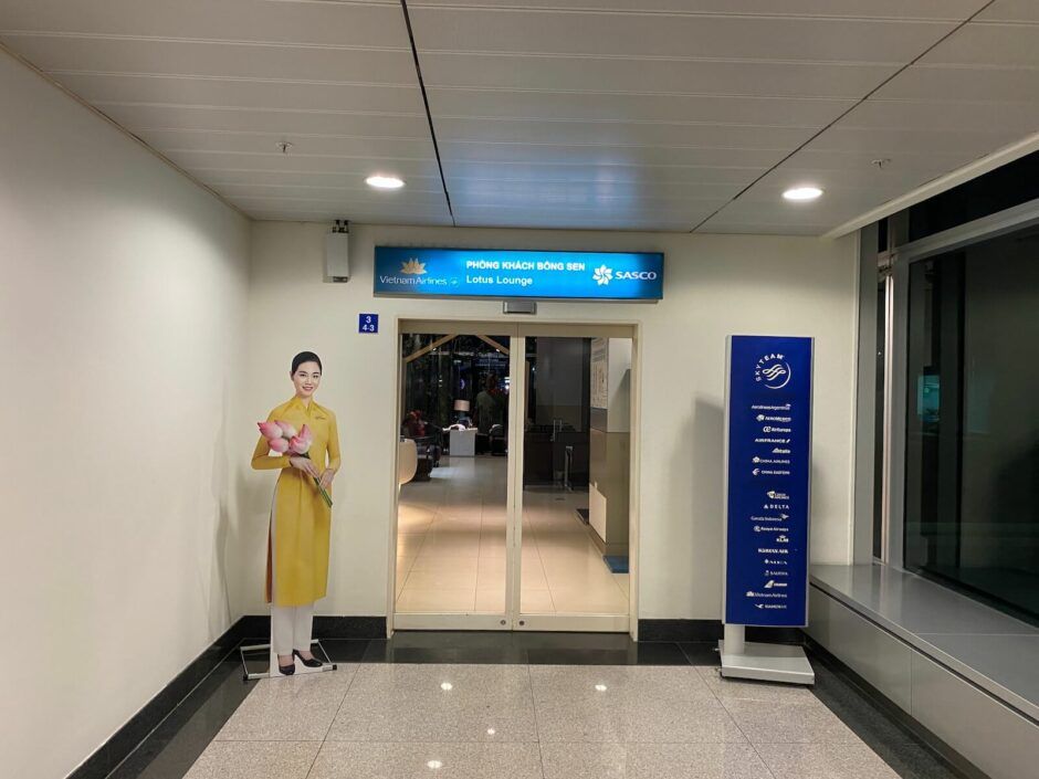 Review: Vietnam Airlines Lotus Lounge 2 Tan Son Nhat Airport ...