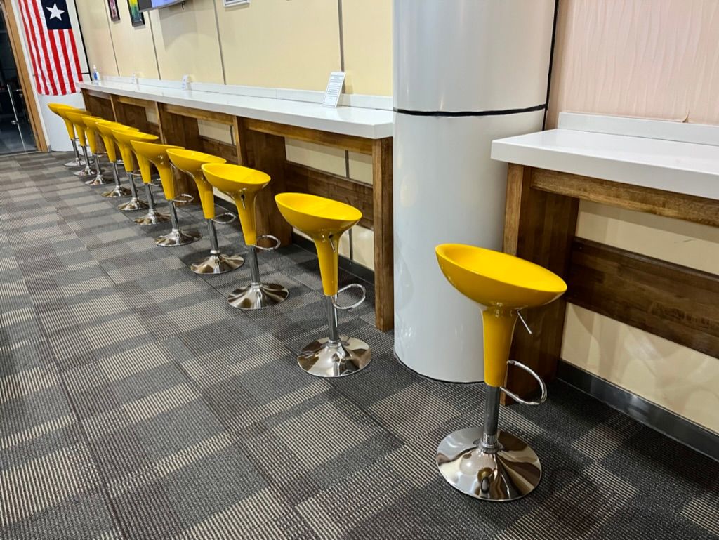 Review: Sanbra Business & Priority Lounge Monrovia | meilenoptimieren
