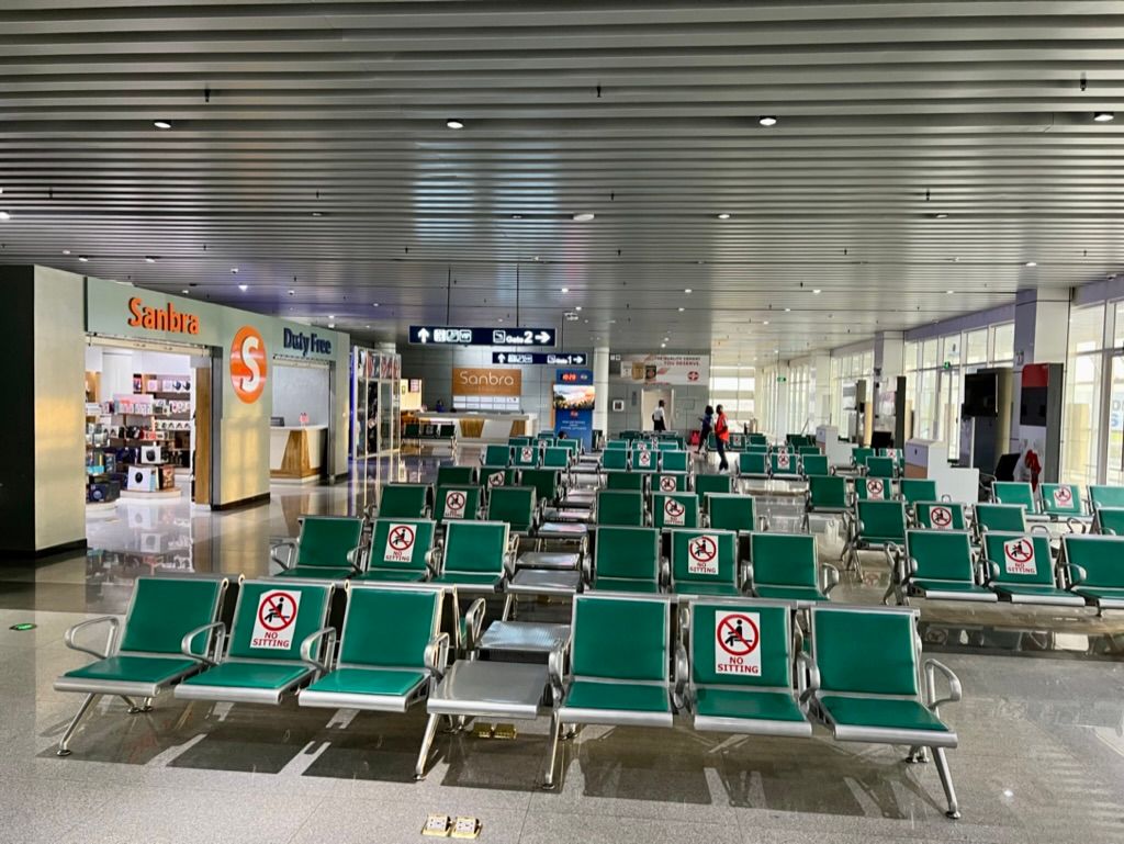 Review: Sanbra Business & Priority Lounge Monrovia | meilenoptimieren