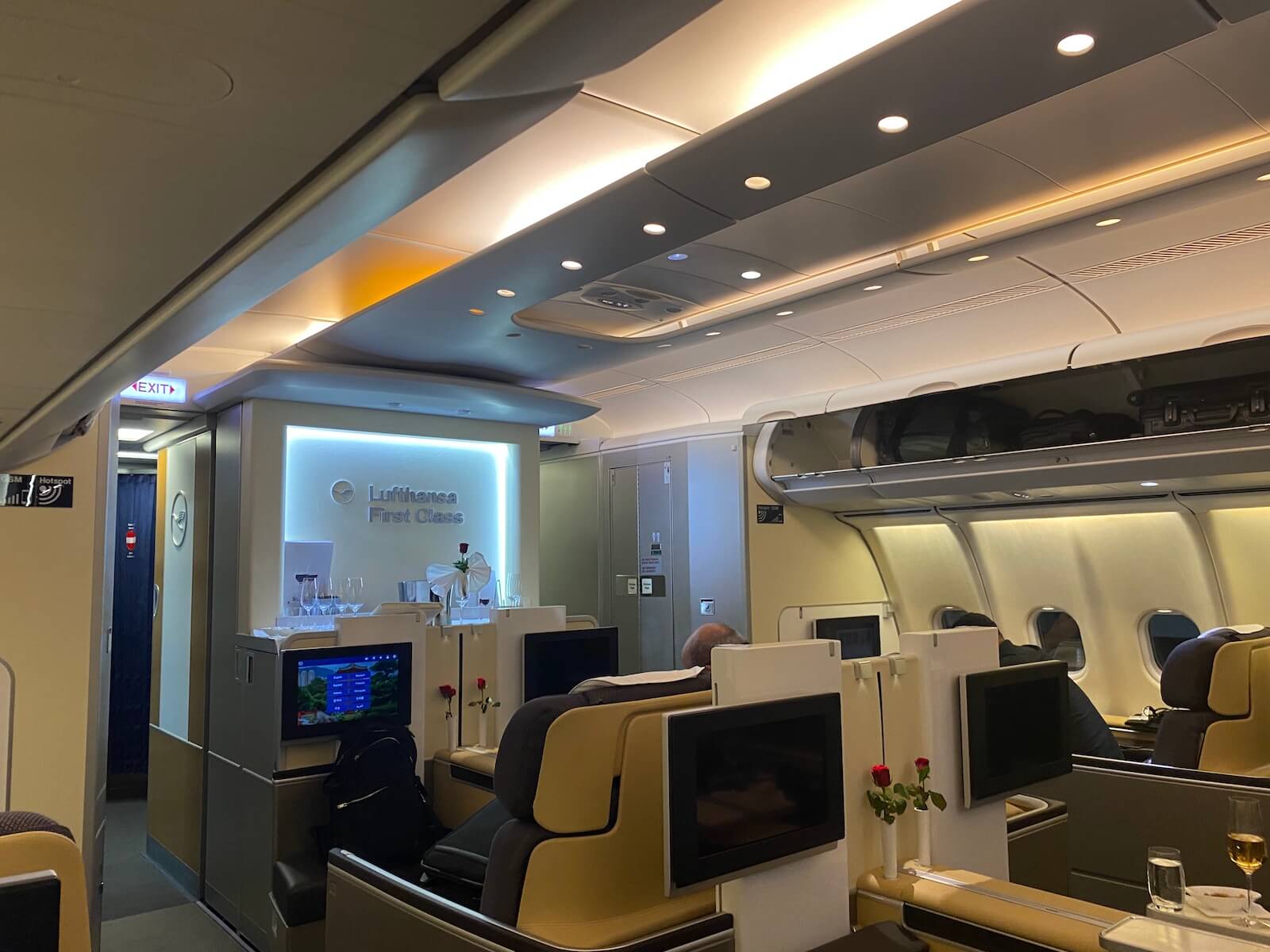 Review: Lufthansa First Class A340-600 + Mein Flugjahr 2023 ...