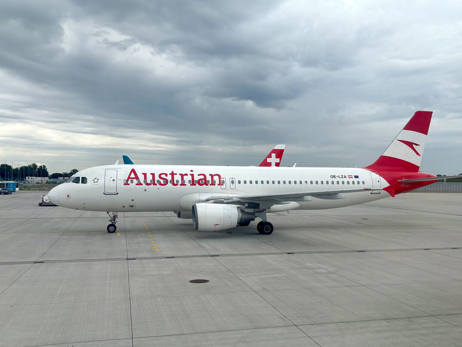 Austrian Airlines Flotte: AUA erneuert Kurzstreckenflotte ...