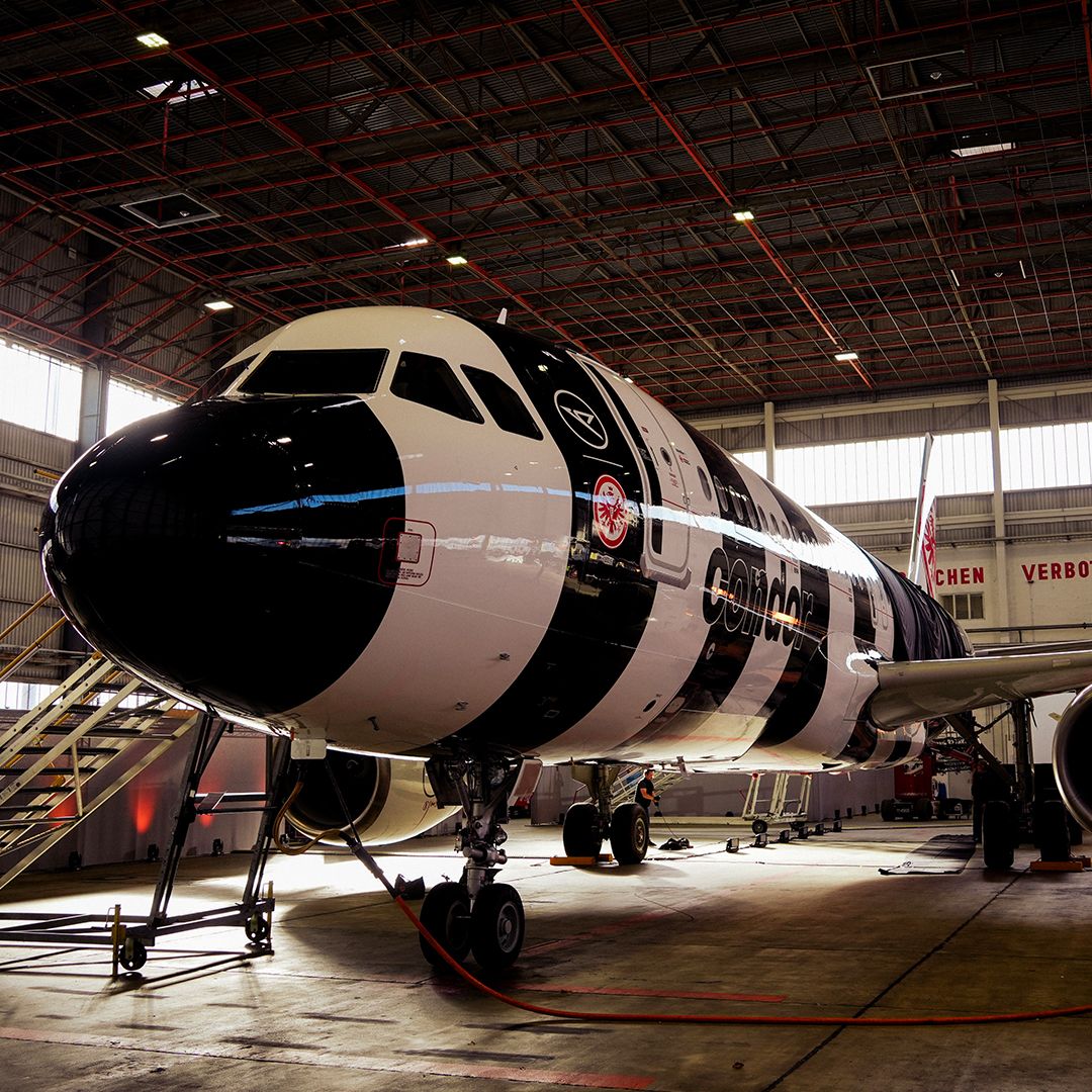 Airbus A320 von Condor trägt Sonderlackierung von Eintracht Frankfurt ...